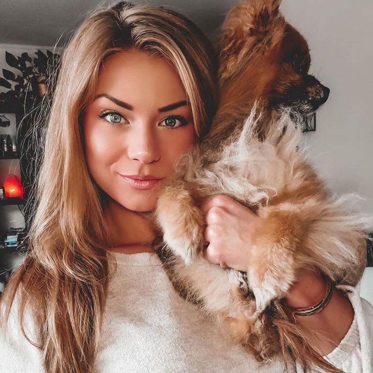 Picture of Nikki Leigh