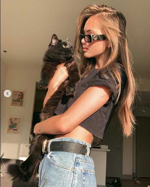 Picture of Lily Easton