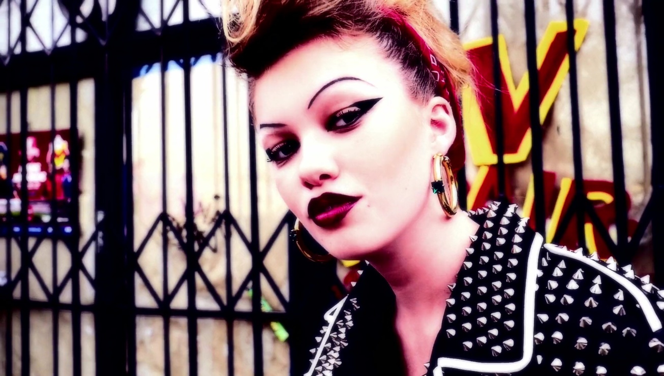 Picture of Maggie Laine