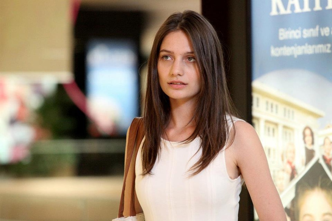 Gülcan Arslan Mine rolünde Bir Çocuk Sevdim