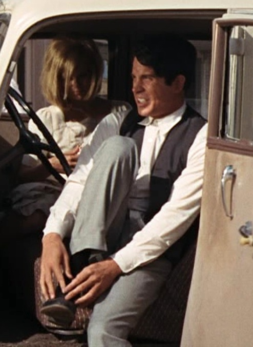 Picture of Clyde Barrow (Warren Beatty)