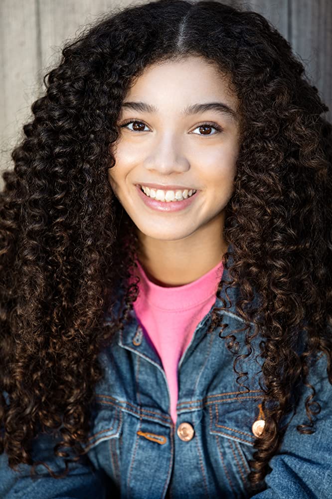 Malia Baker picture