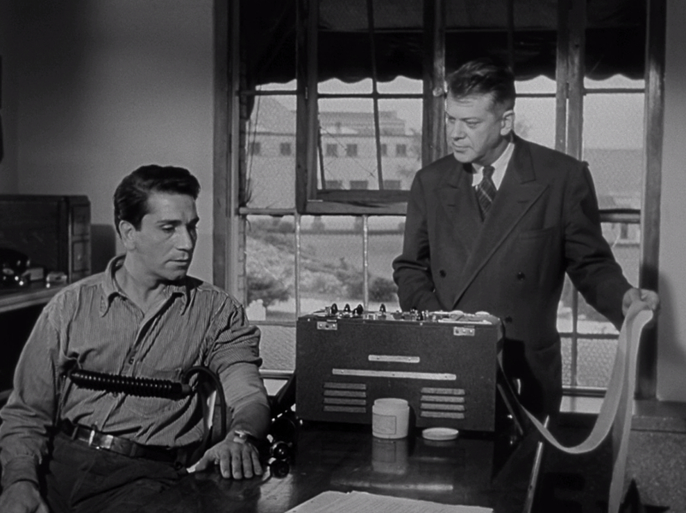 Richard Conte and Leonarde Keeler