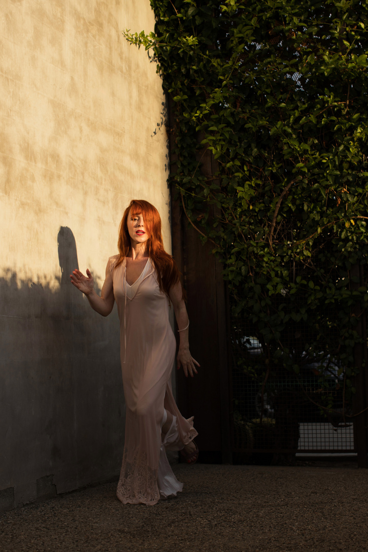 Picture of Ruth Connell