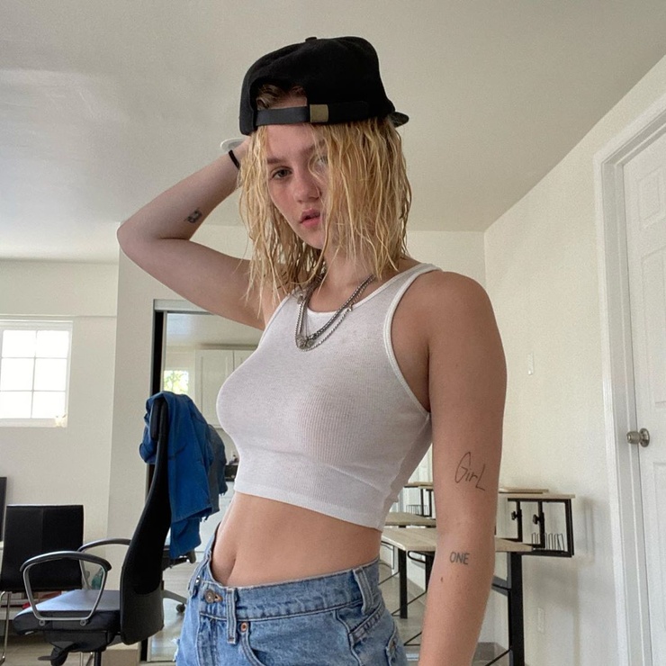 Image of Carlie Hanson