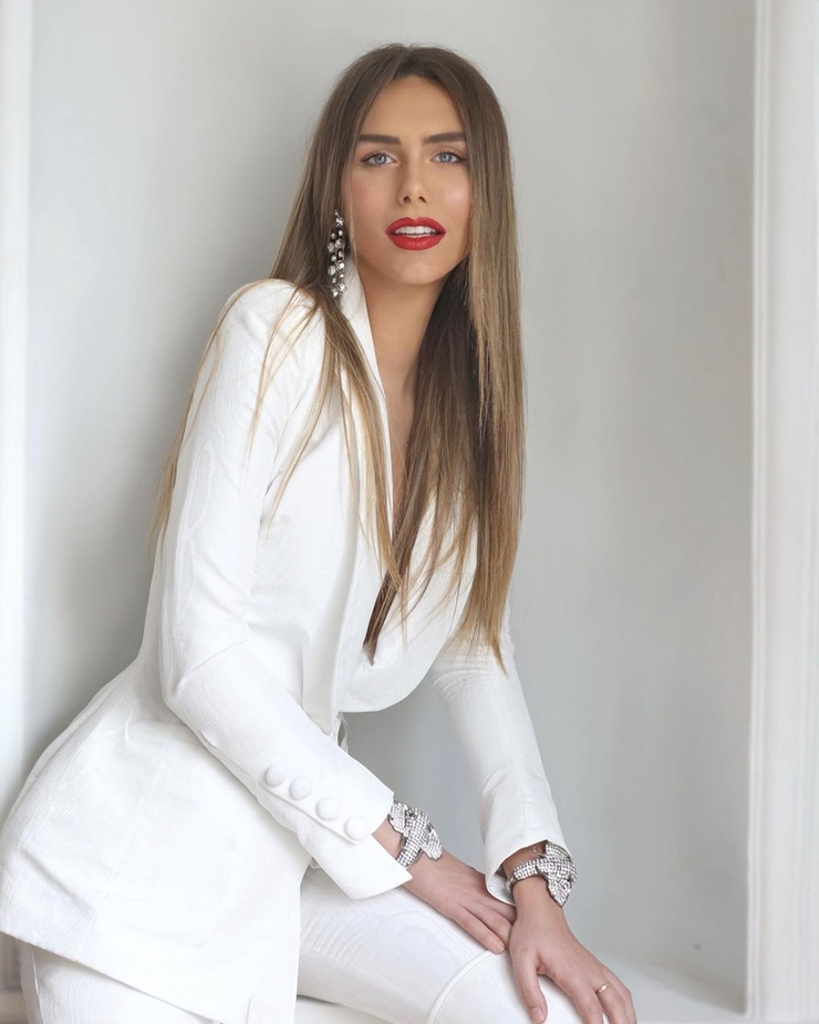 Picture of Angela Ponce