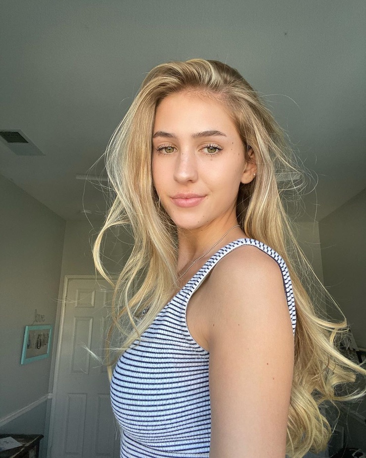 Picture of justine ouellet
