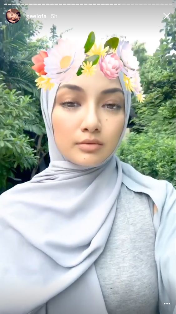 Neelofa image