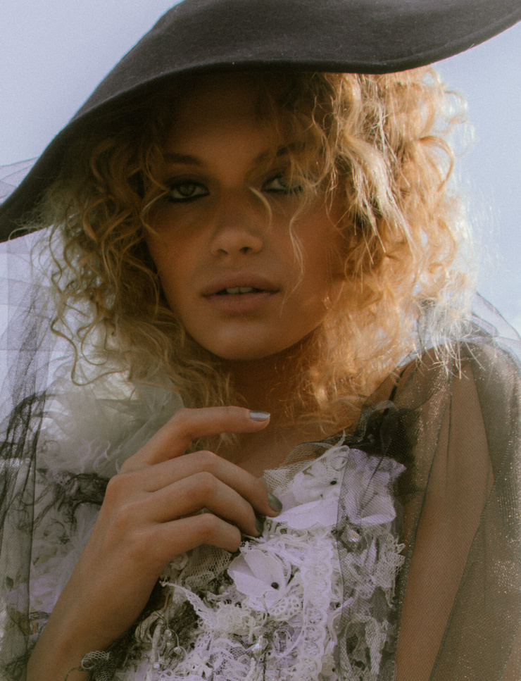 Picture of Mae Van Der Weide