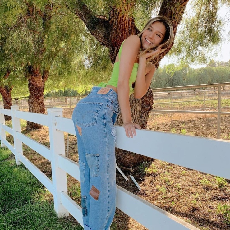 Picture of Madison Lewis