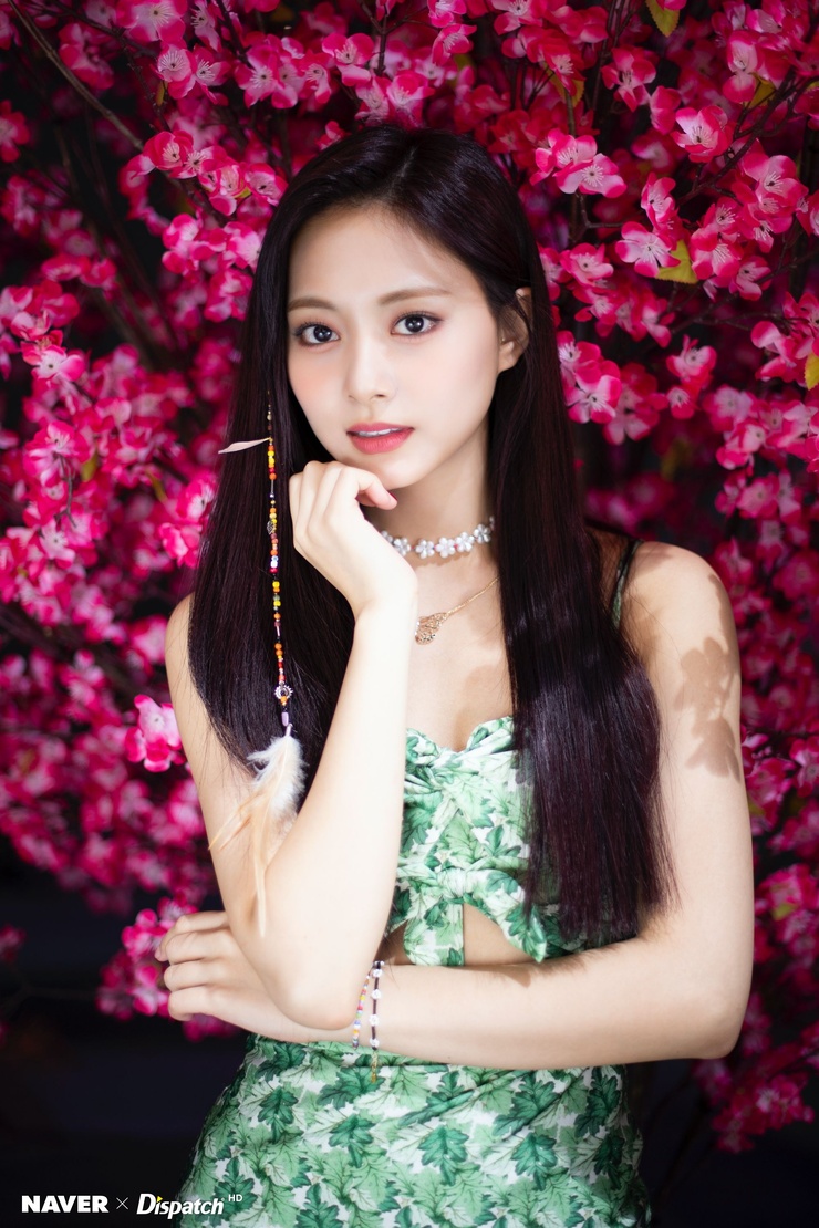 Picture of Chou Tzu-yu (Tzuyu)