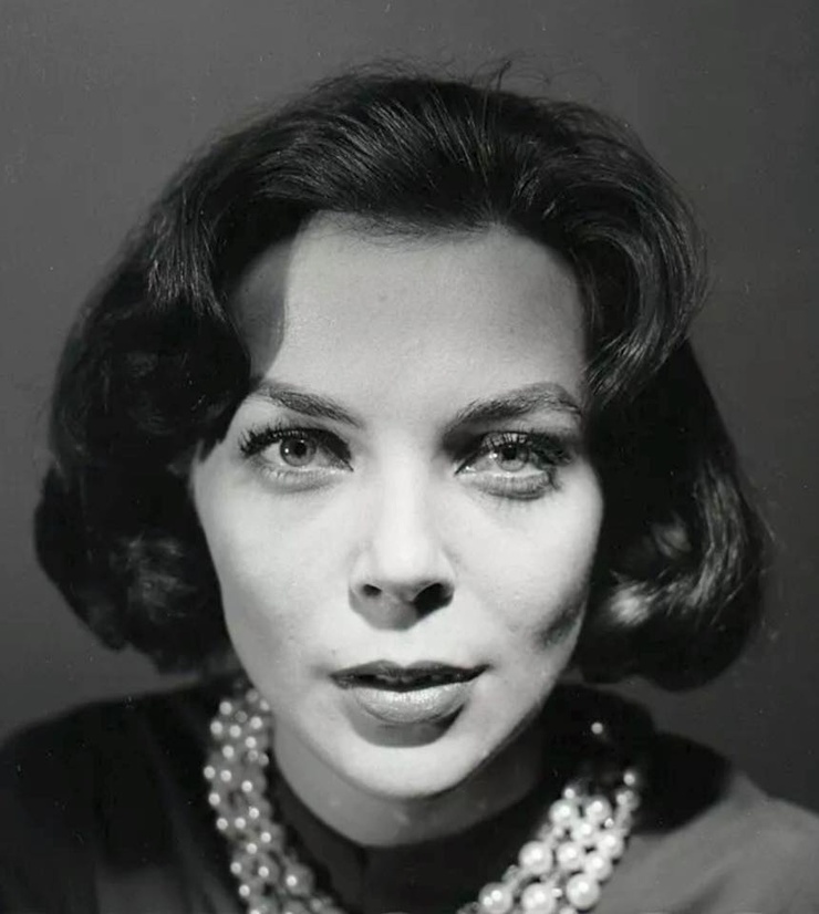 Picture of Barbara Bain