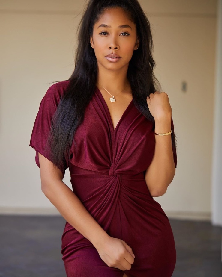 Picture of Apryl Jones