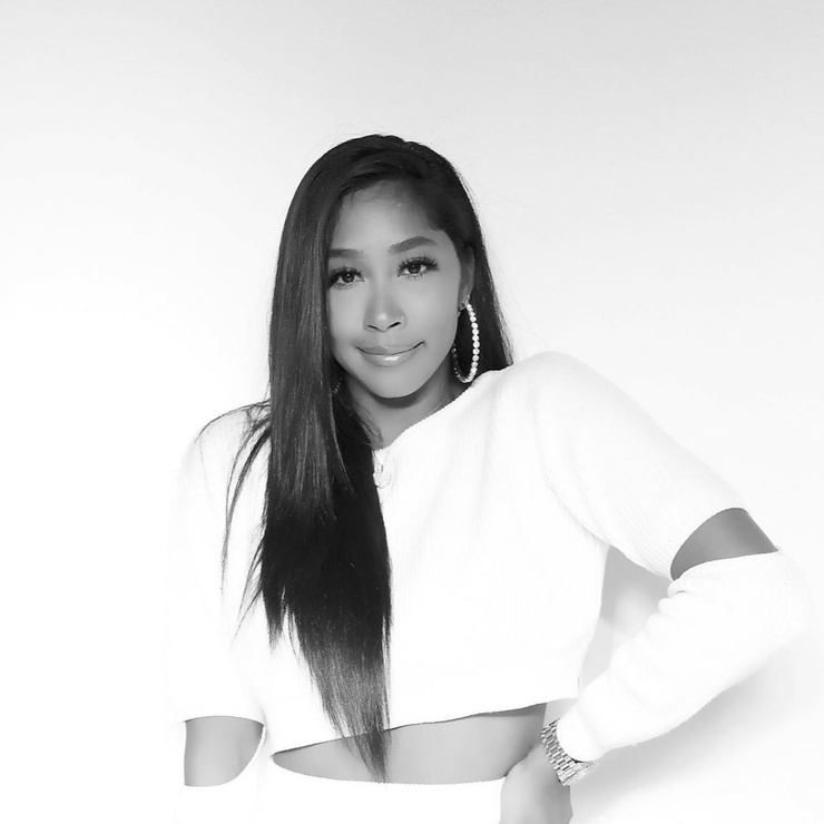 Picture of Apryl Jones