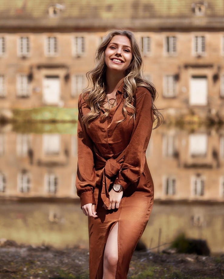 Picture of Alexa Breit