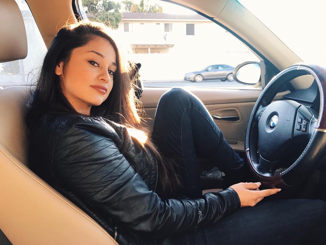 Picture of Yvette Monreal