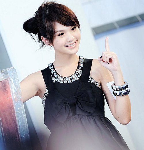 Picture of Rainie Yang