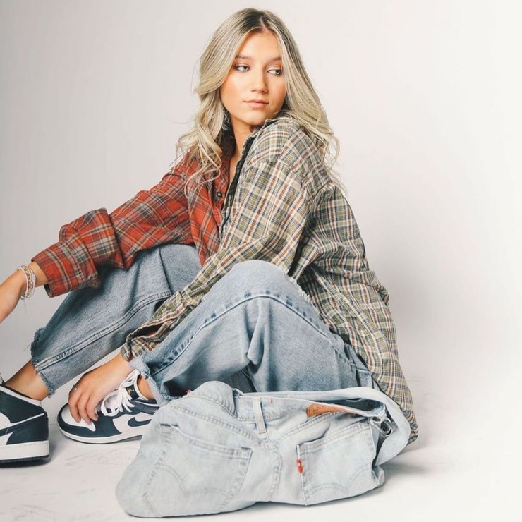 Madison Lewis picture