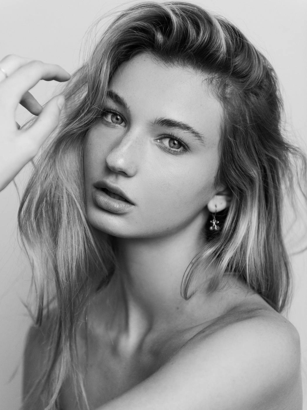 Nicolette King image