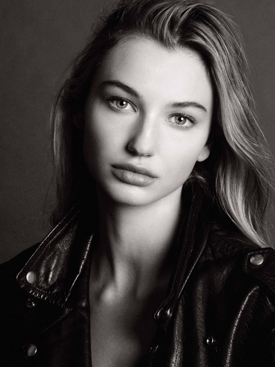 Nicolette King picture