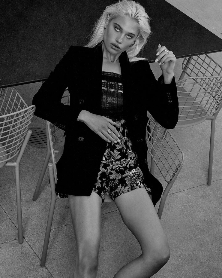 Meredith Mickelson picture