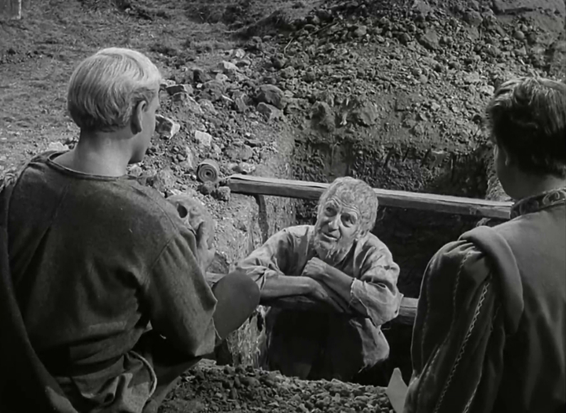 Laurence Olivier, Stanley Holloway, Norman Wooland