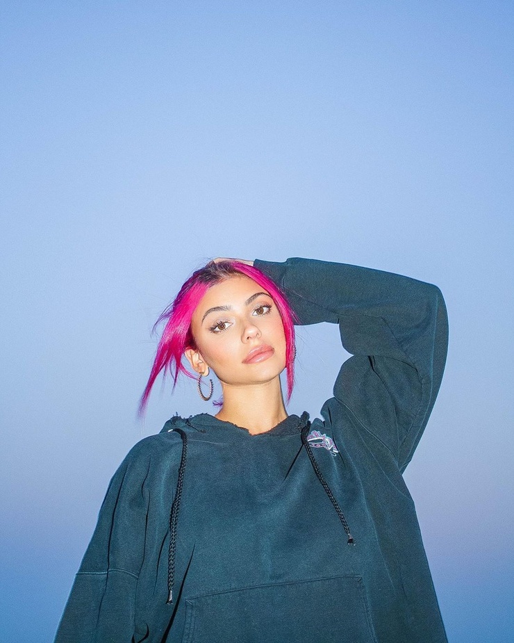 Picture of Kelsey Calemine