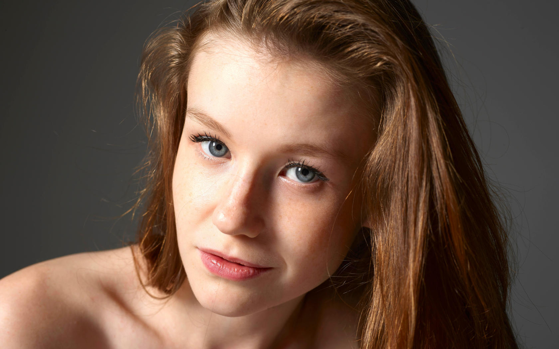 Tania Fox (Emily Bloom) picture