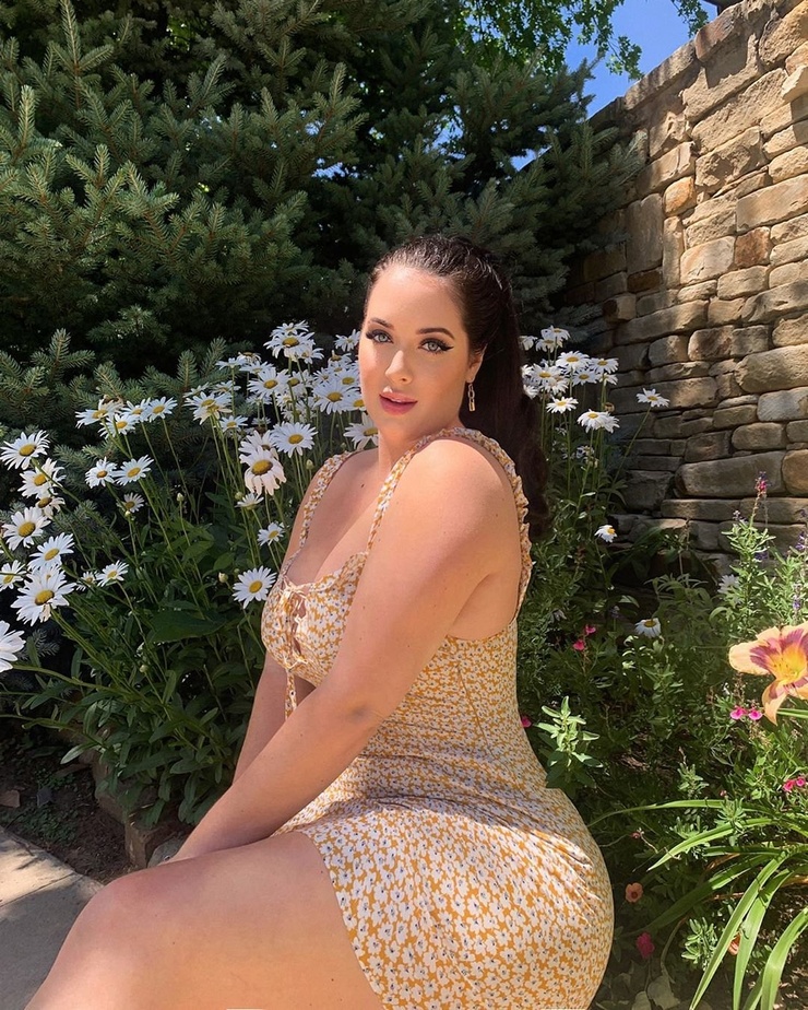 Image of Holly Luyah