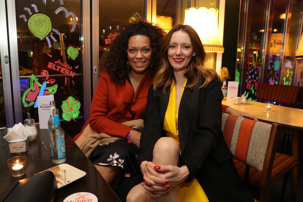 Rebecca Lina, Lavinia Wilson