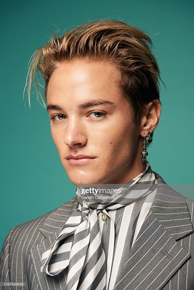 Picture of Mitchell Hoog