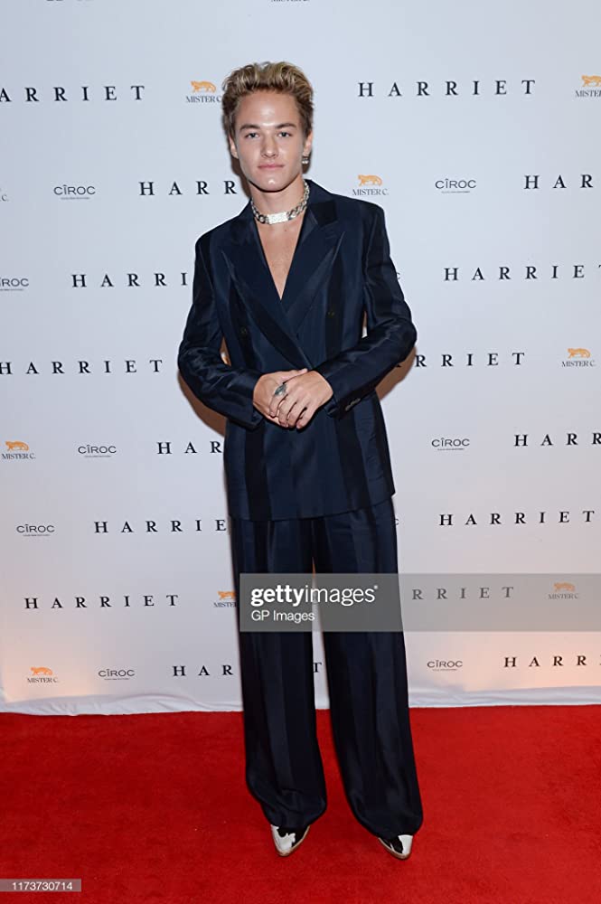 Picture of Mitchell Hoog