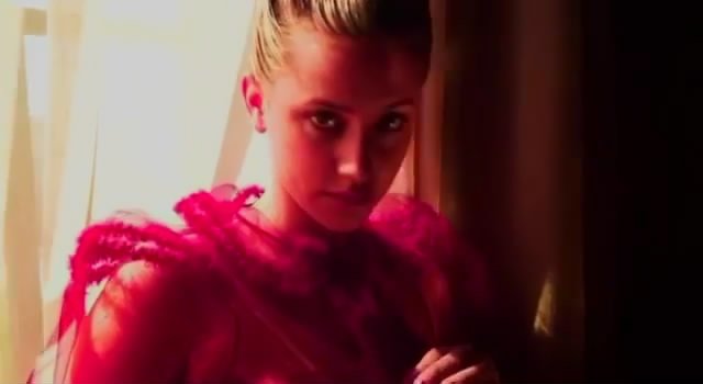 Image of Lili Reinhart