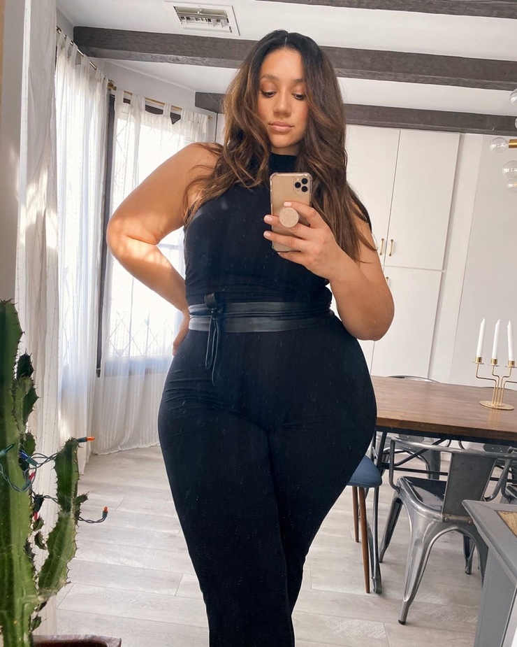 Picture of Erica Lauren (Plus Size Model)