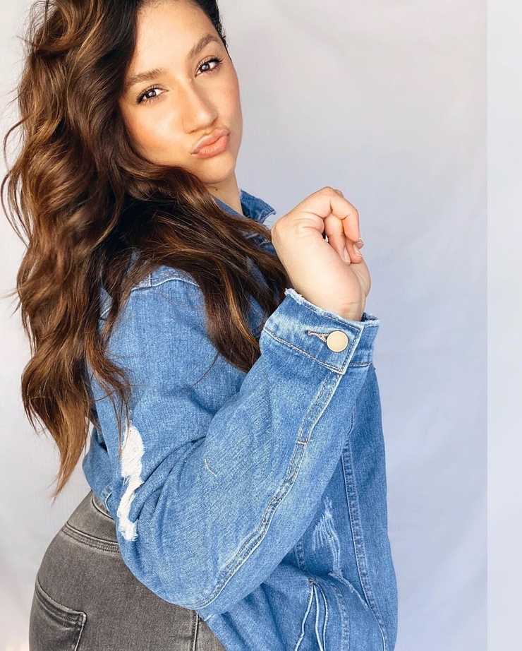 Image of Erica Lauren (Plus Size Model)