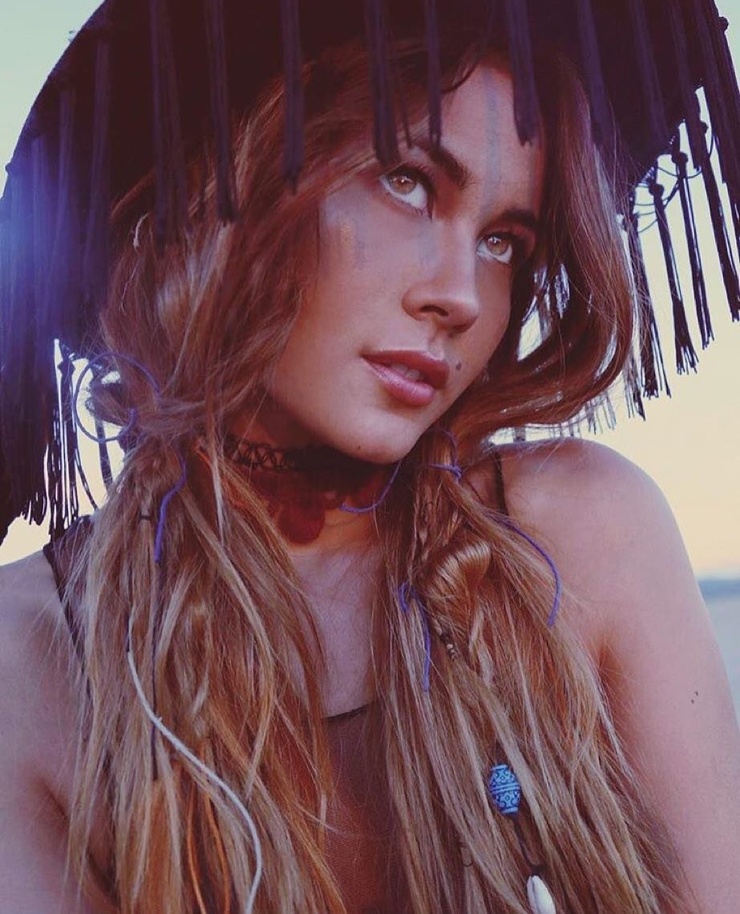 Picture of Ana Tanaka (Model)