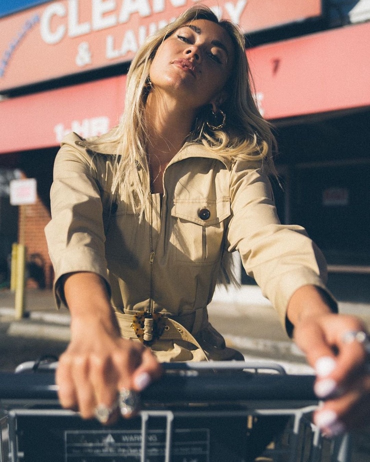 Picture of Ana Tanaka (Model)