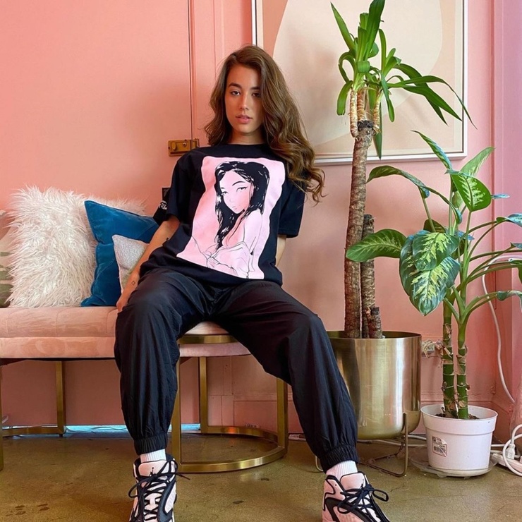Picture of Alaina Castillo