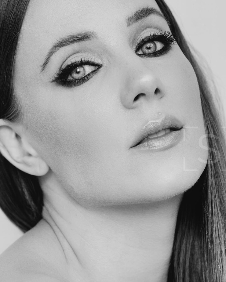 Picture of Simone Simons