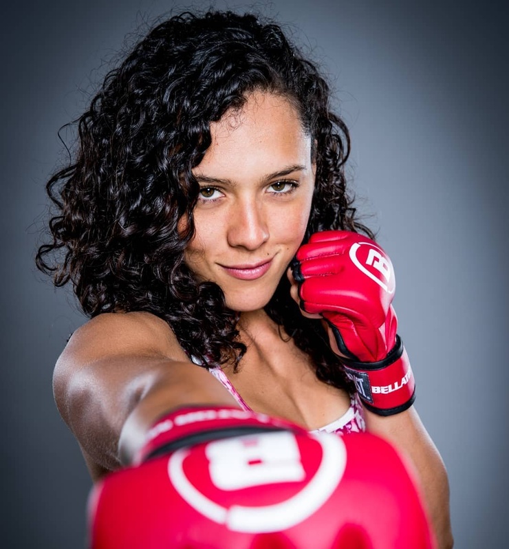 Picture of Alejandra Lara