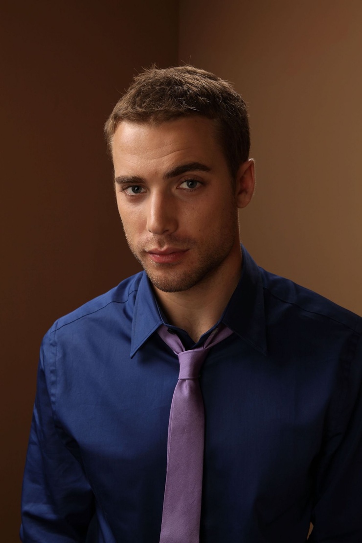 Picture of Dustin Milligan