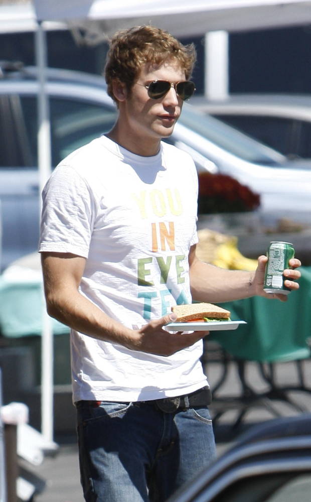 Picture of Dustin Milligan