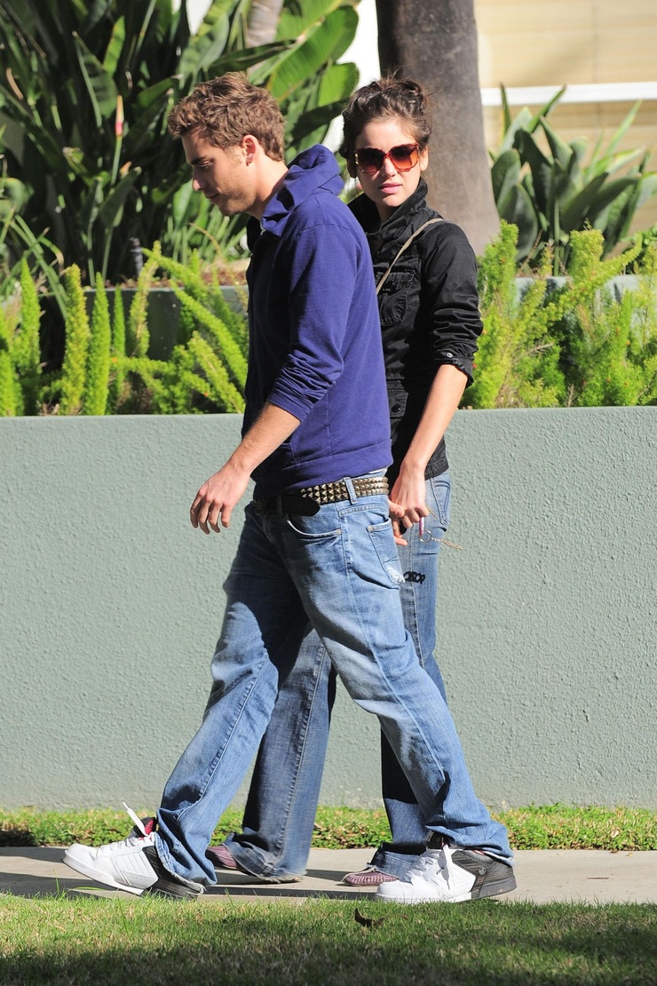 Picture of Dustin Milligan