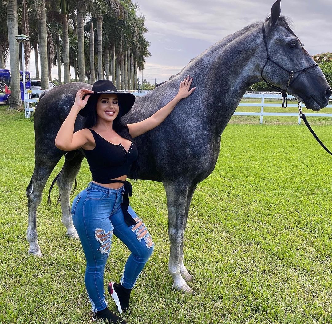 Stephanie Acevedo image