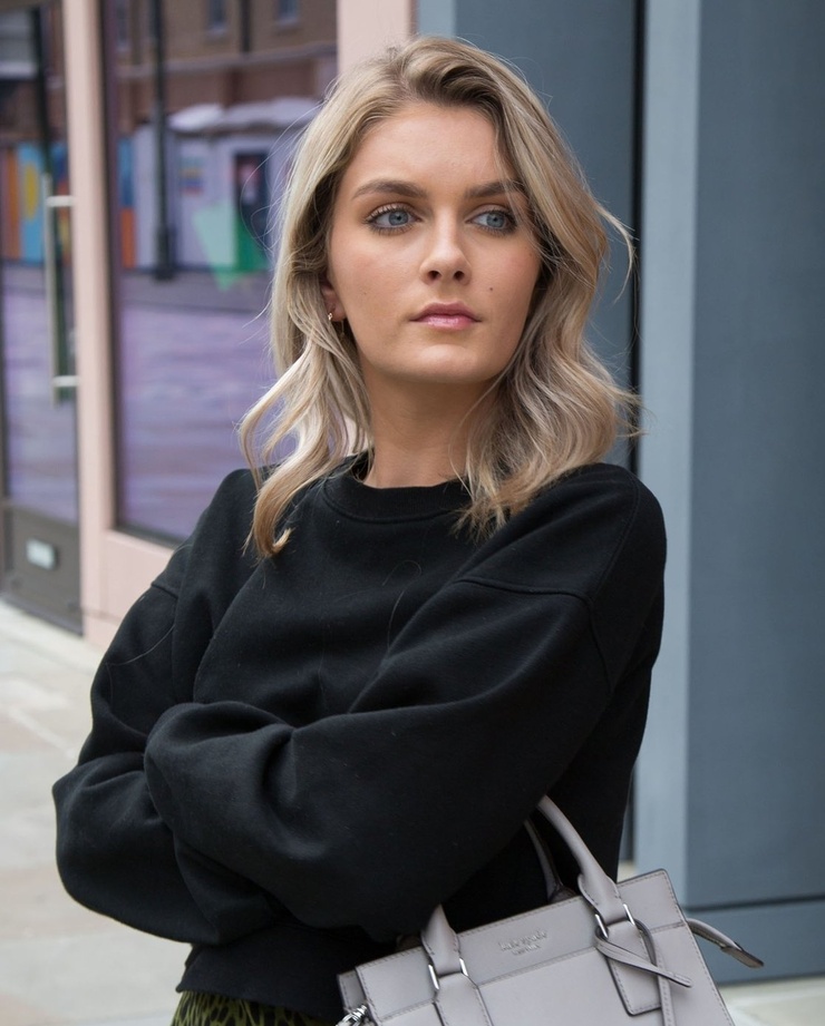 Holly Tandy picture