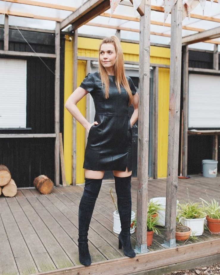 Annett Möller image