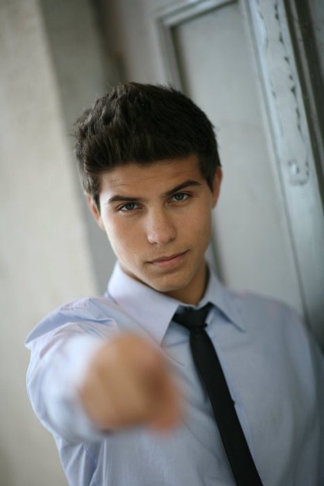 Luke Bilyk picture