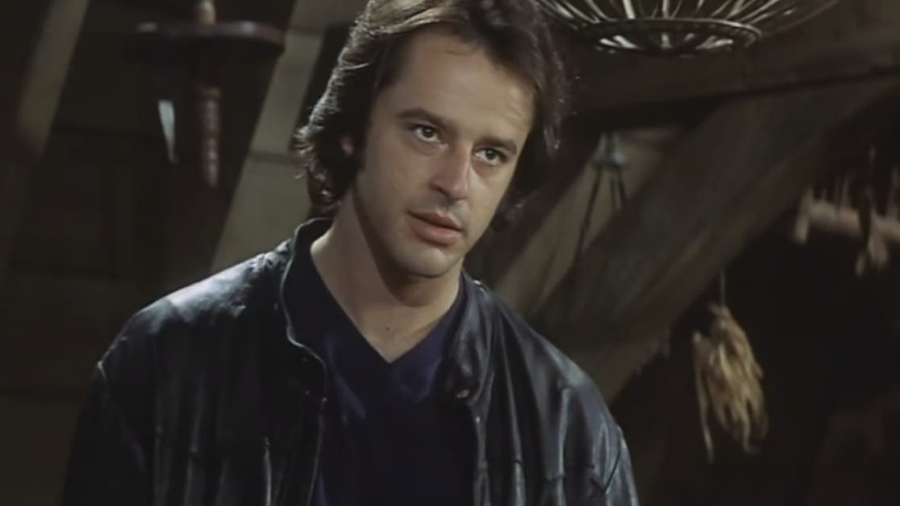 Picture of Gil Bellows