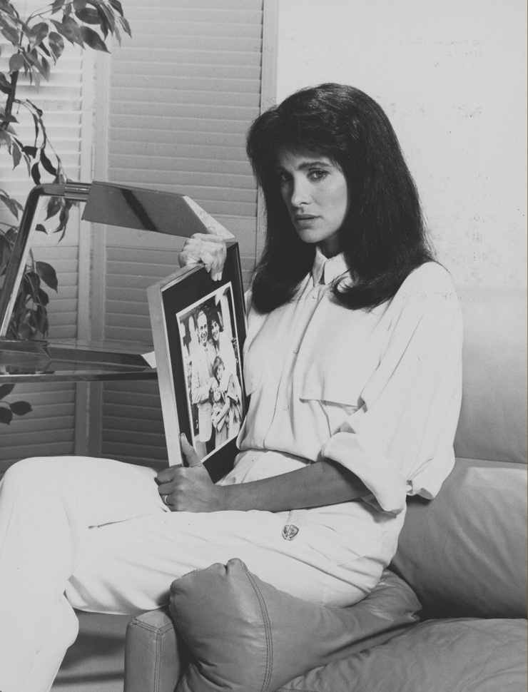 Picture of Connie Sellecca