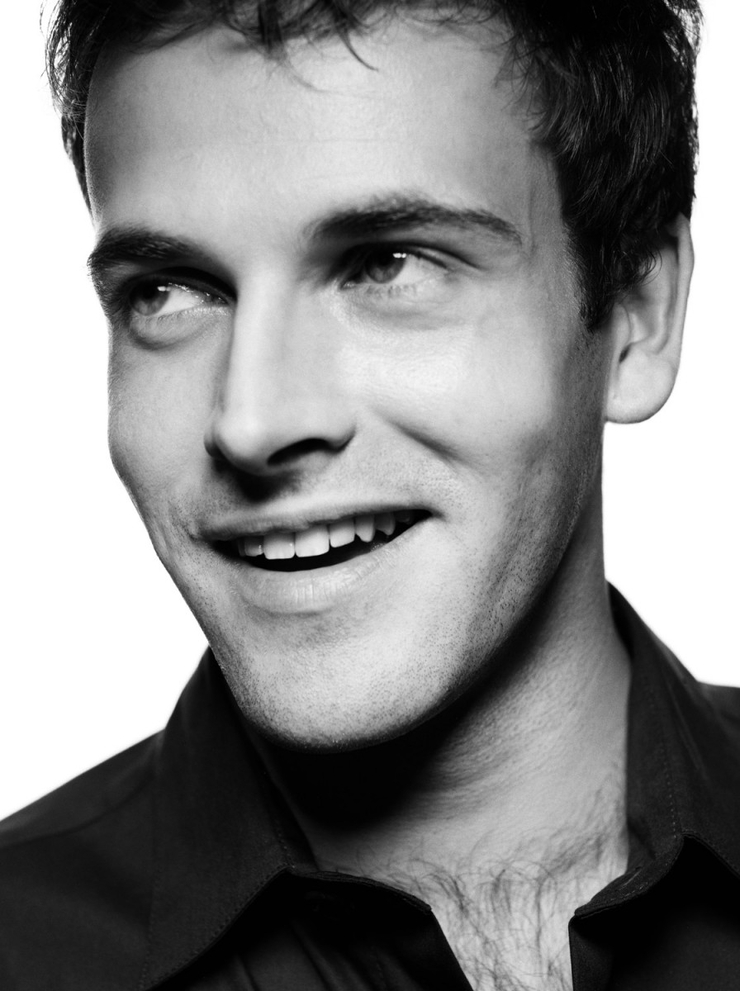 Picture of Jonny Lee Miller